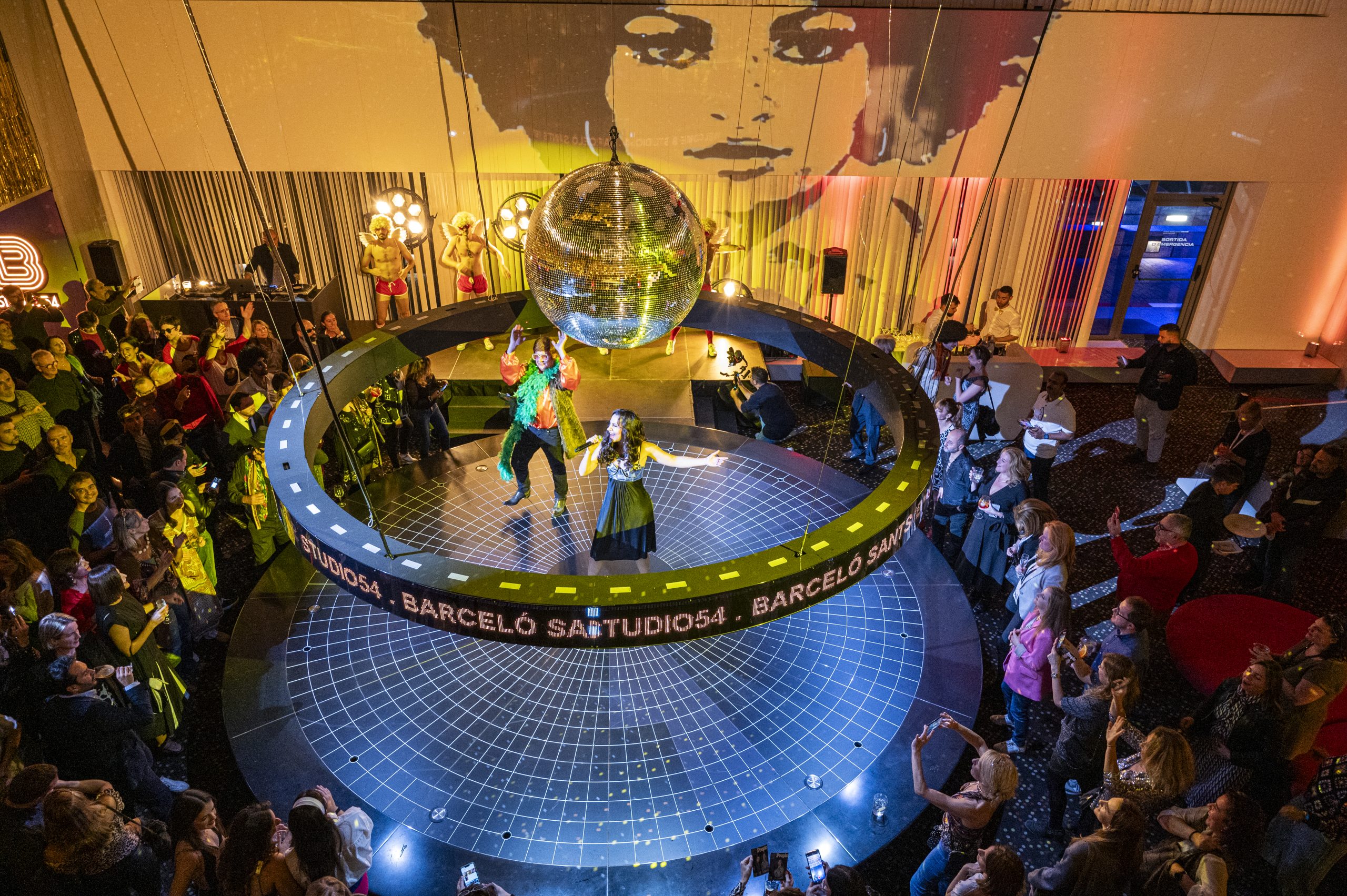 ‘B Studio 54’, el evento de Barceló Hotel Group en IBTM World 2023 Barcelona - eventoplus.com