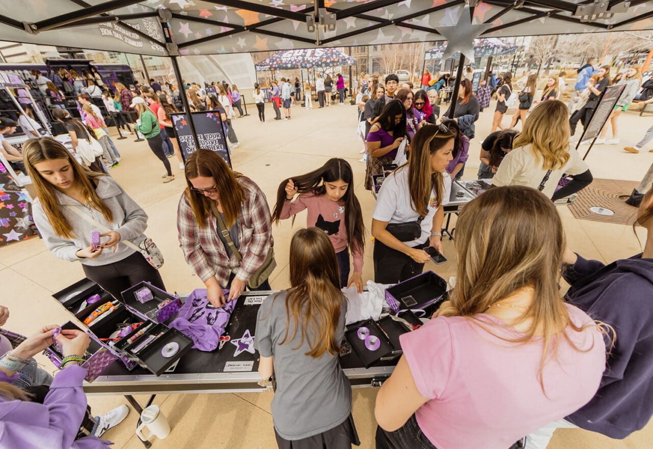 Un bus con experiencias en la gira de Olivia Rodrigo - eventoplus.com