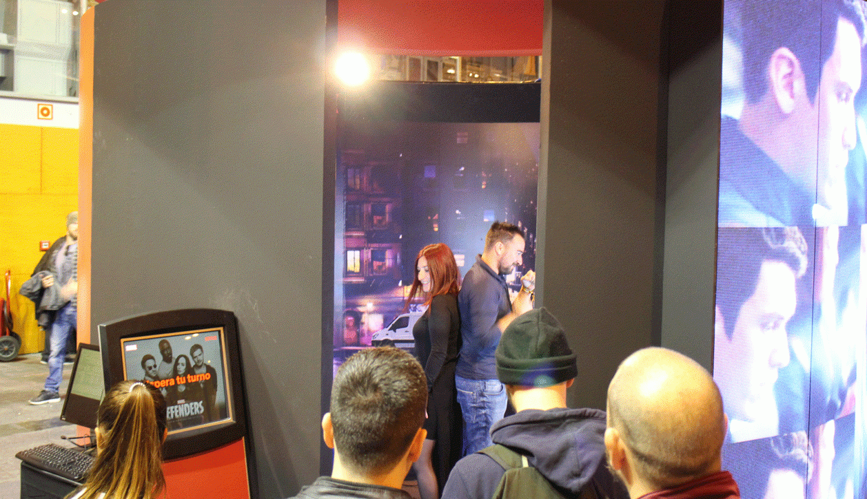 Las series de Netflix se vuelven interactivas en su stand de la Comic ...