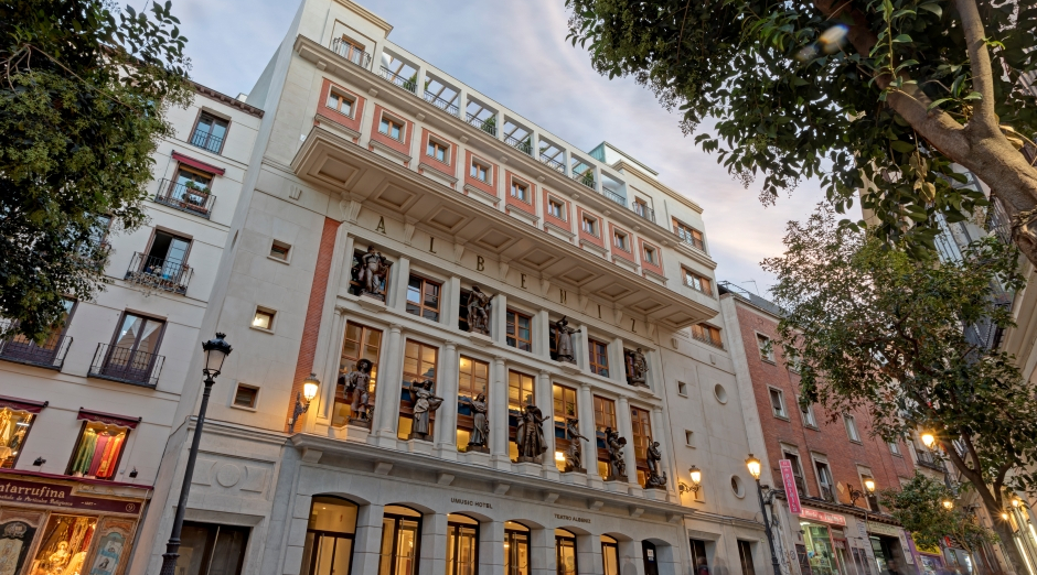 Primer hotel UMusic Hotels del mundo, en el histórico teatro Albéniz de ...